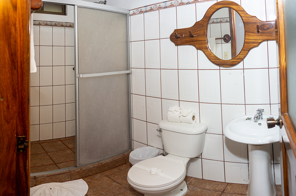 Quadruple Rooms Two Beds | Hostels Arenal Volcano