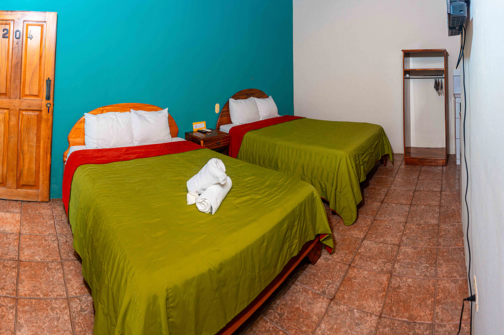 Quadruple Rooms Two Beds | Hostels Arenal Volcano