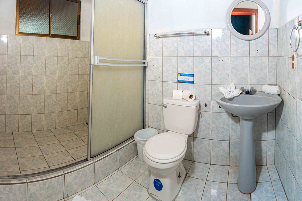 Double Rooms – King Bed | Hostels Arenal Volcano